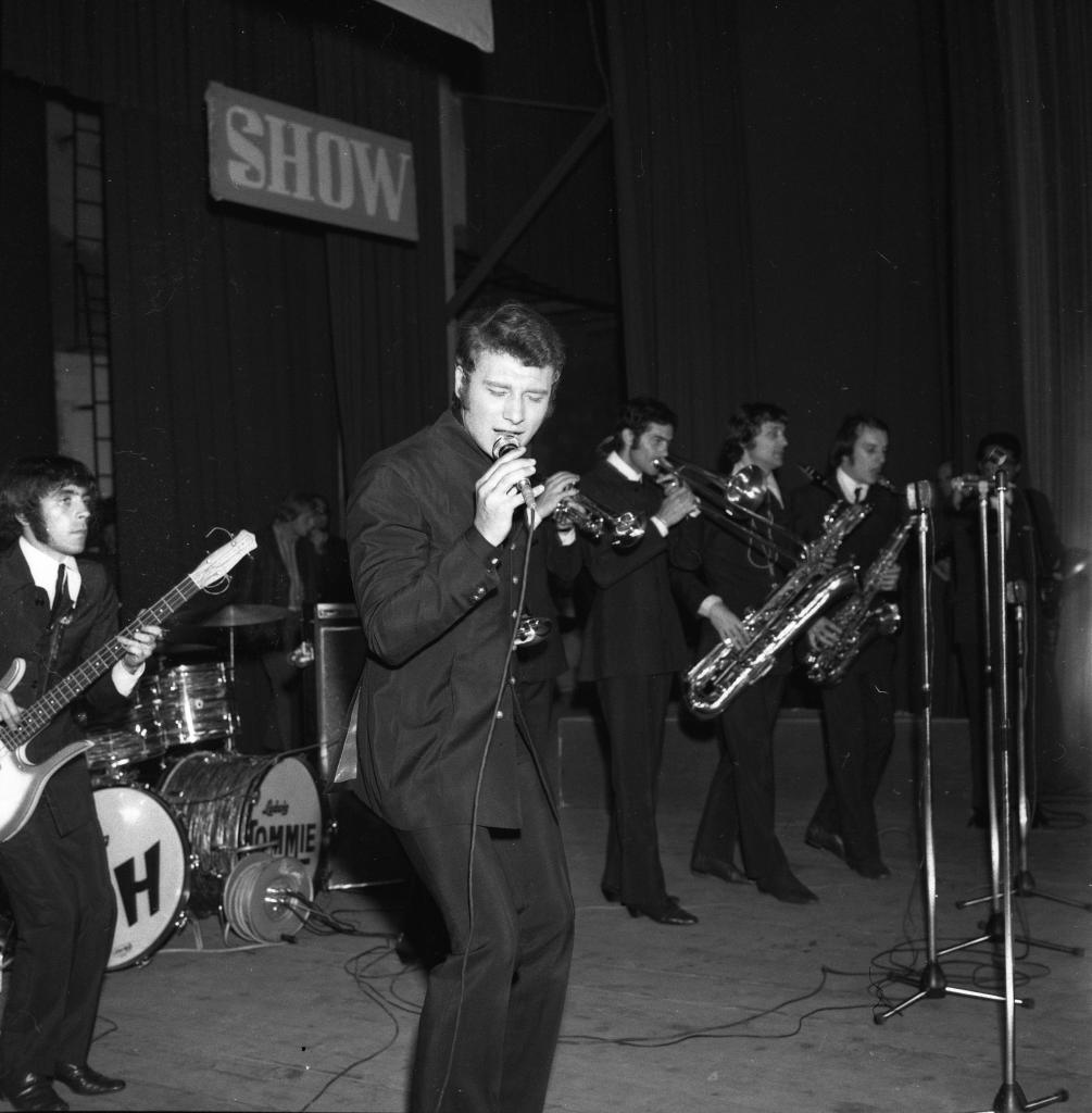 Las fotos de Johnny Hallyday, padre del rock and roll francés, cuando ...