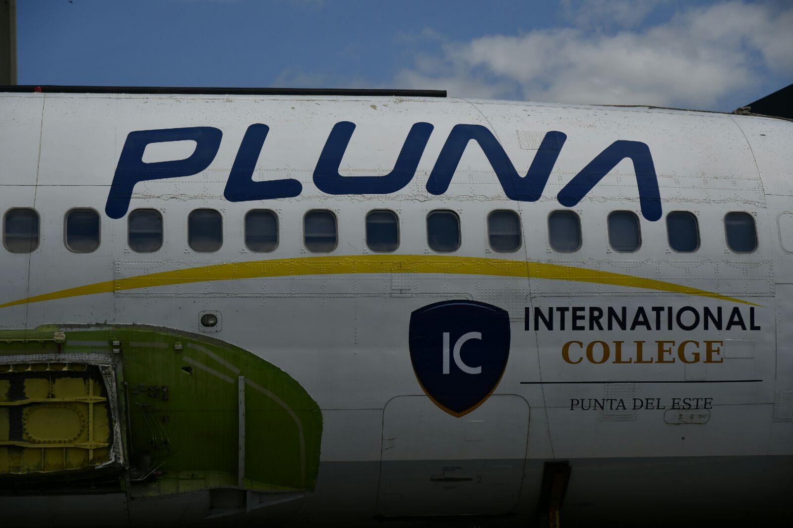 El carreteo final del avión de Pluna - EL PAÍS Uruguay