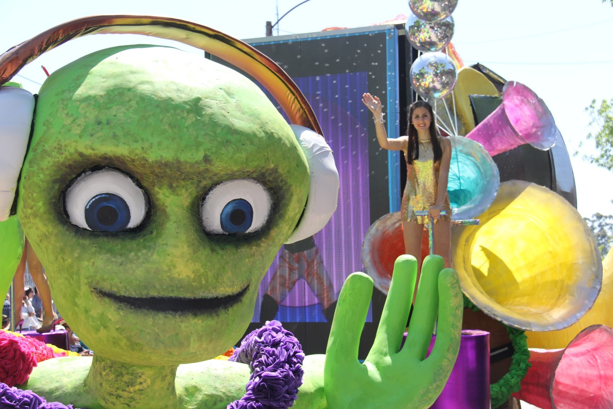 Una nueva edición de la Fiesta de la Primavera llenó de color las calles de Dolores - EL PAÍS ...