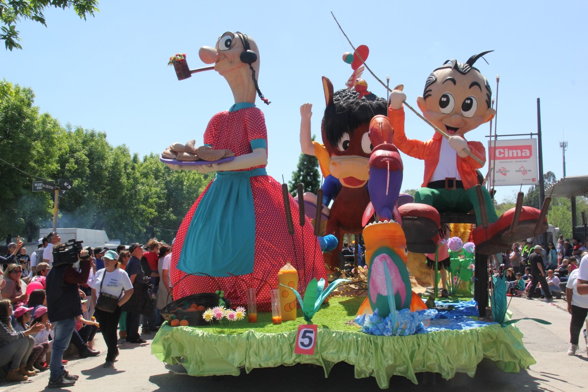 Una nueva edición de la Fiesta de la Primavera llenó de color las ...