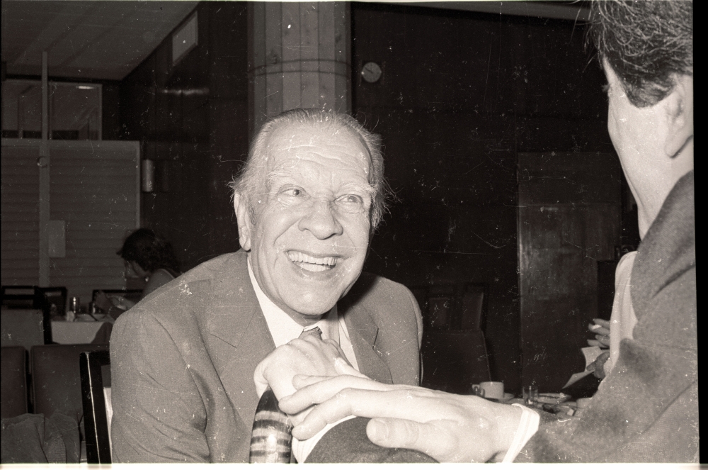 Se cumplen 120 años del nacimiento de Jorge Luis Borges, el rebelde ...