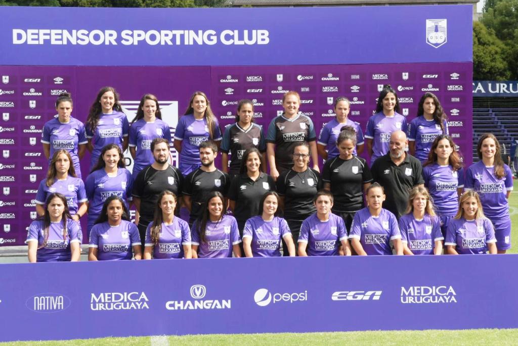 Defensor Sporting presentó a sus planteles masculino y femenino - EL PAÍS Uruguay