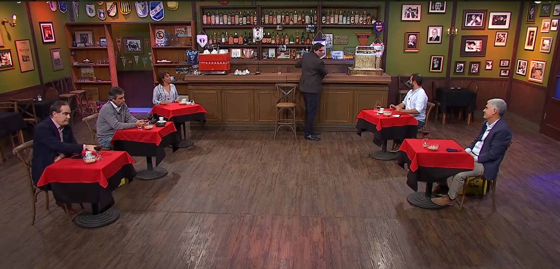 Cambios en la foto de Alberto Sonsol en "Polémica en el bar" - EL PAÍS ...